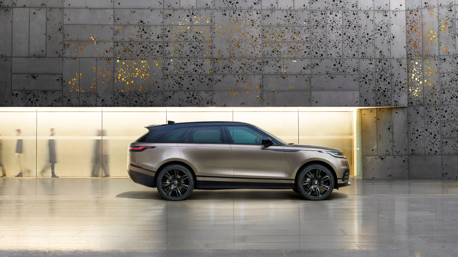 Luxury Compact SUVs, Sports & 4x4 Cars | Land Rover Singapore