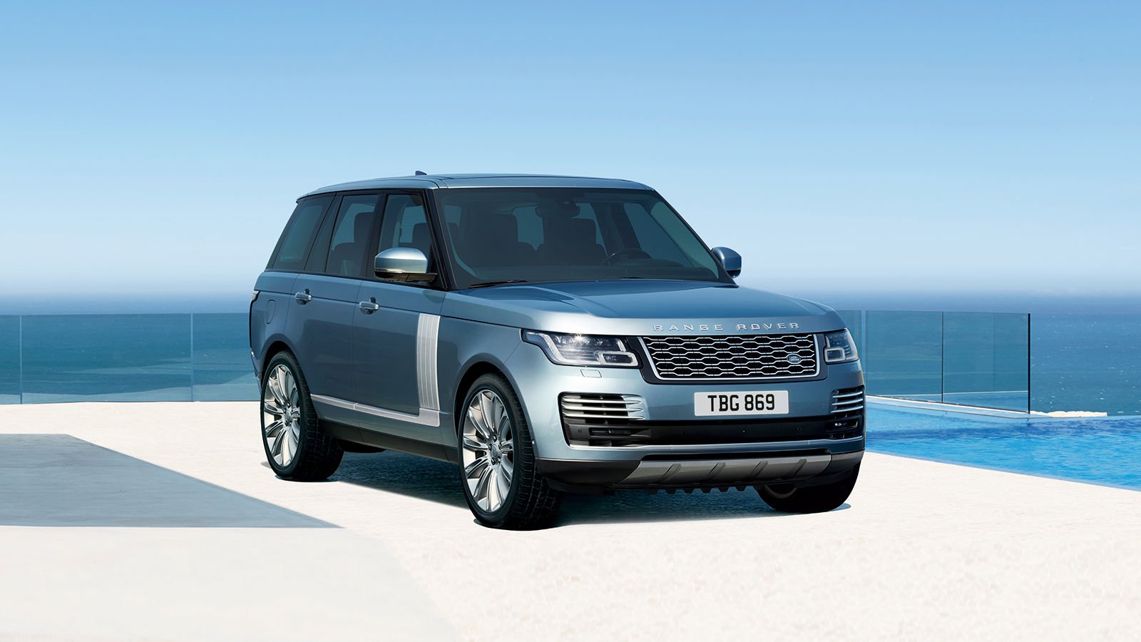 Range Rover Exterior Photos - Luxury SUV | Land Rover KSA
